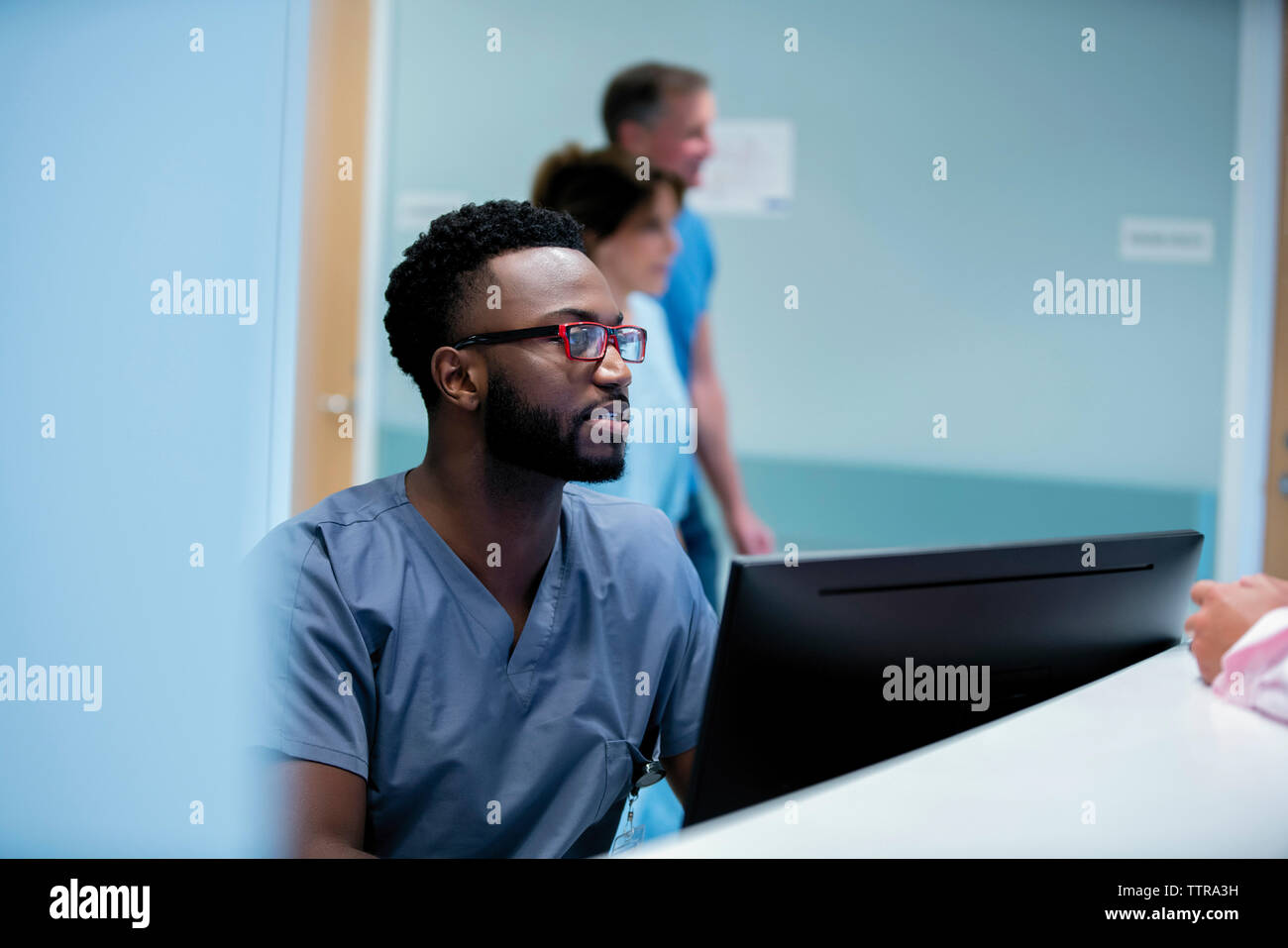 Hospital reception hi-res stock photography and images - Alamy