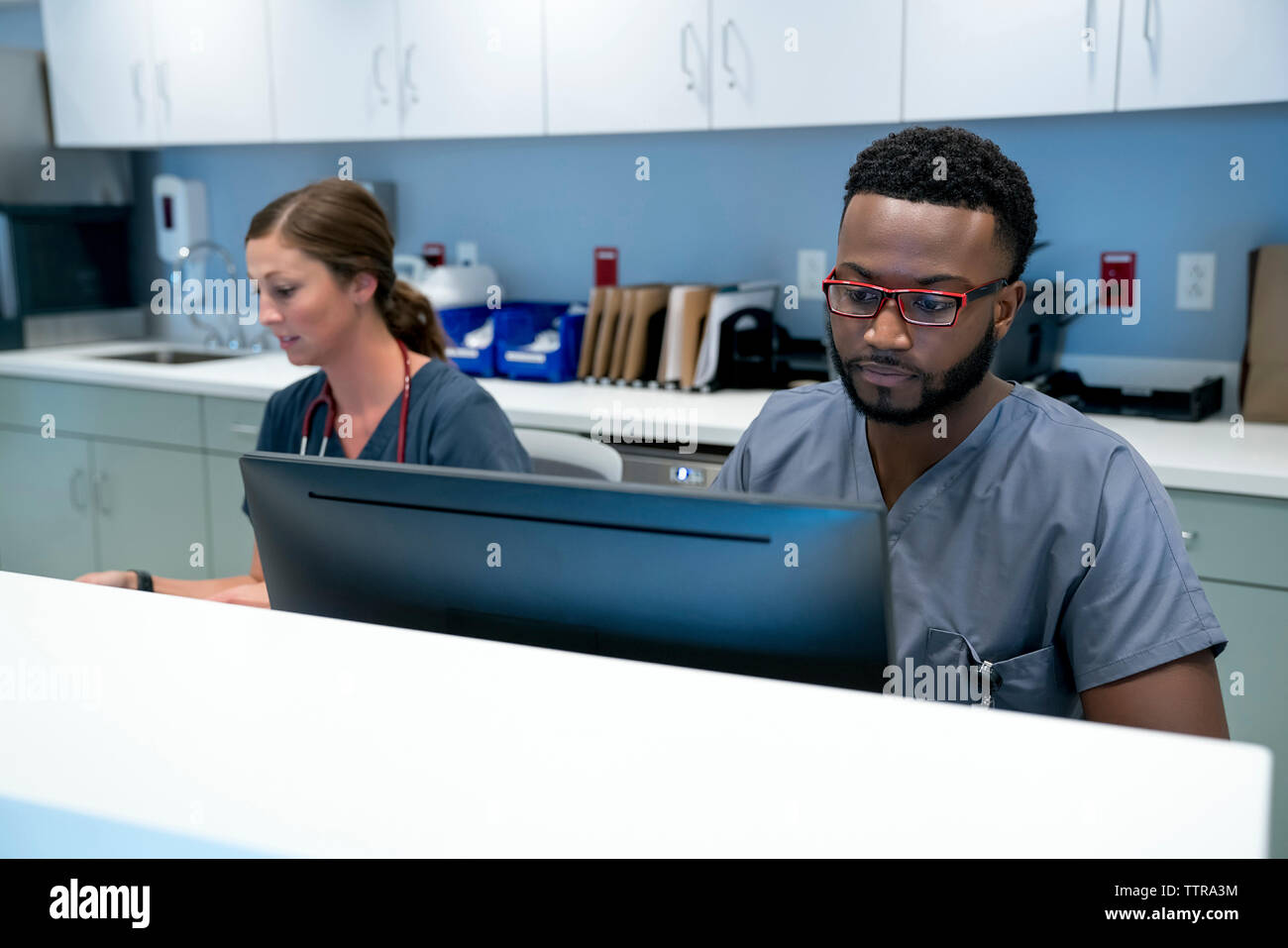 Hospital reception african hi-res stock photography and images - Alamy