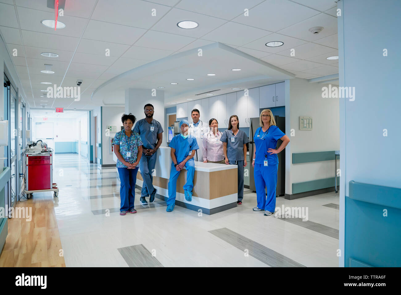 Hospital reception hi-res stock photography and images - Alamy