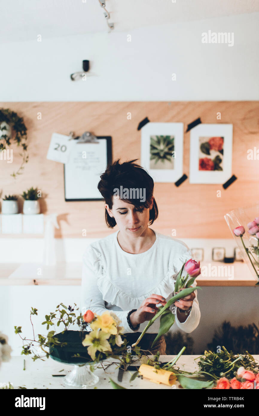 Working tables hi-res stock photography and images - Alamy