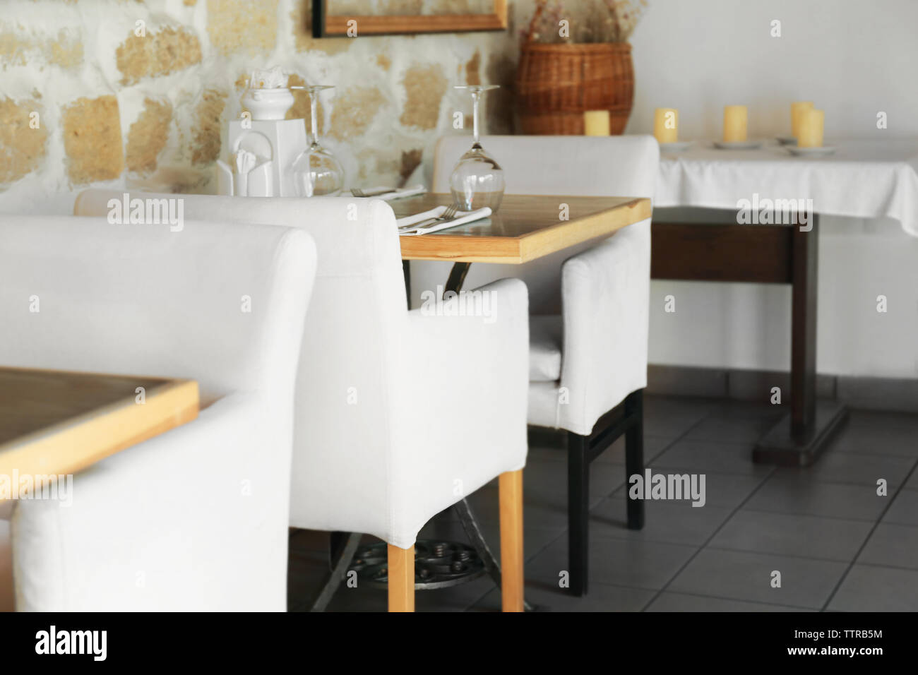 Modern cafe interior Stock Photo - Alamy