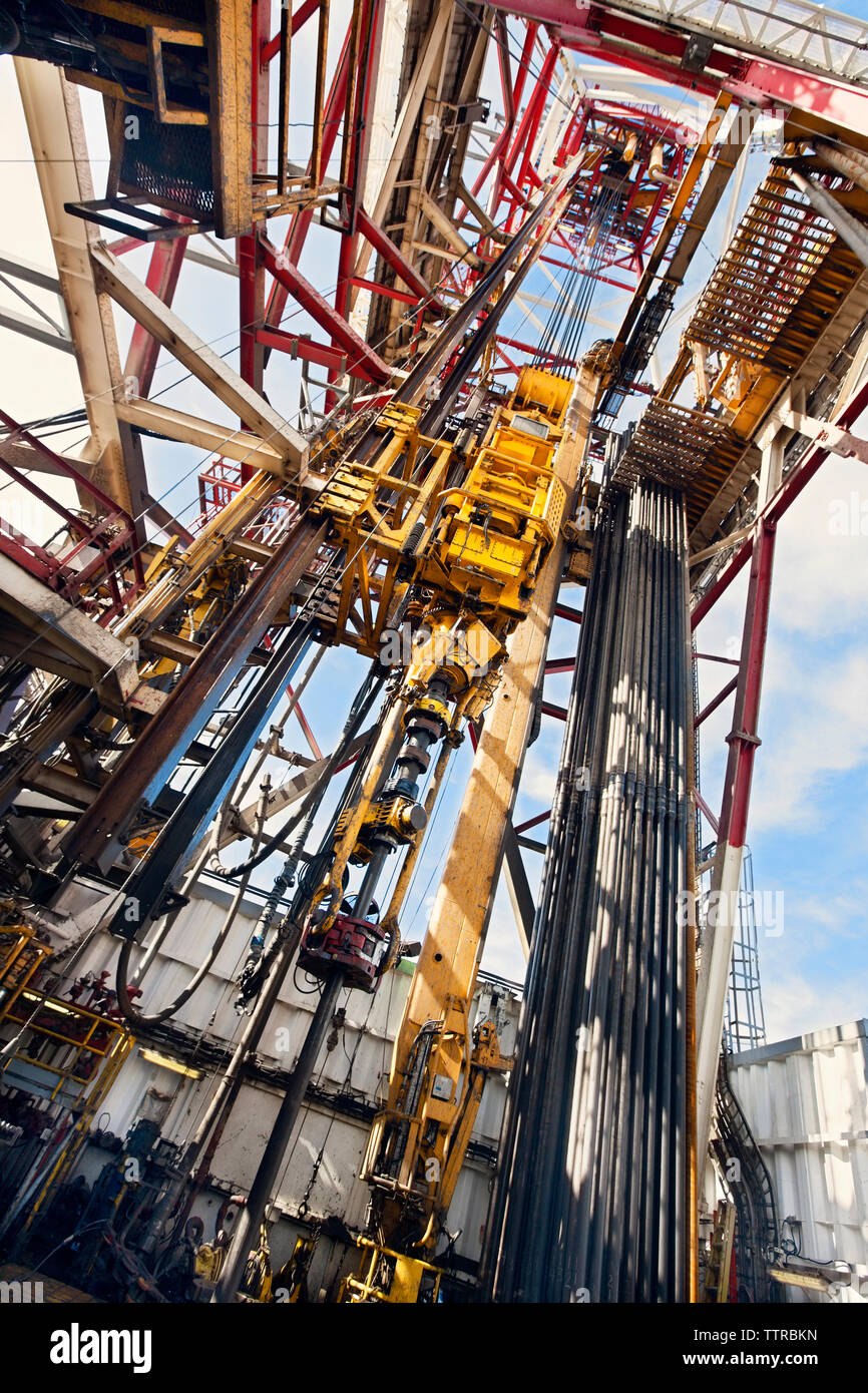 Oil refinery hi-res stock photography and images - Alamy