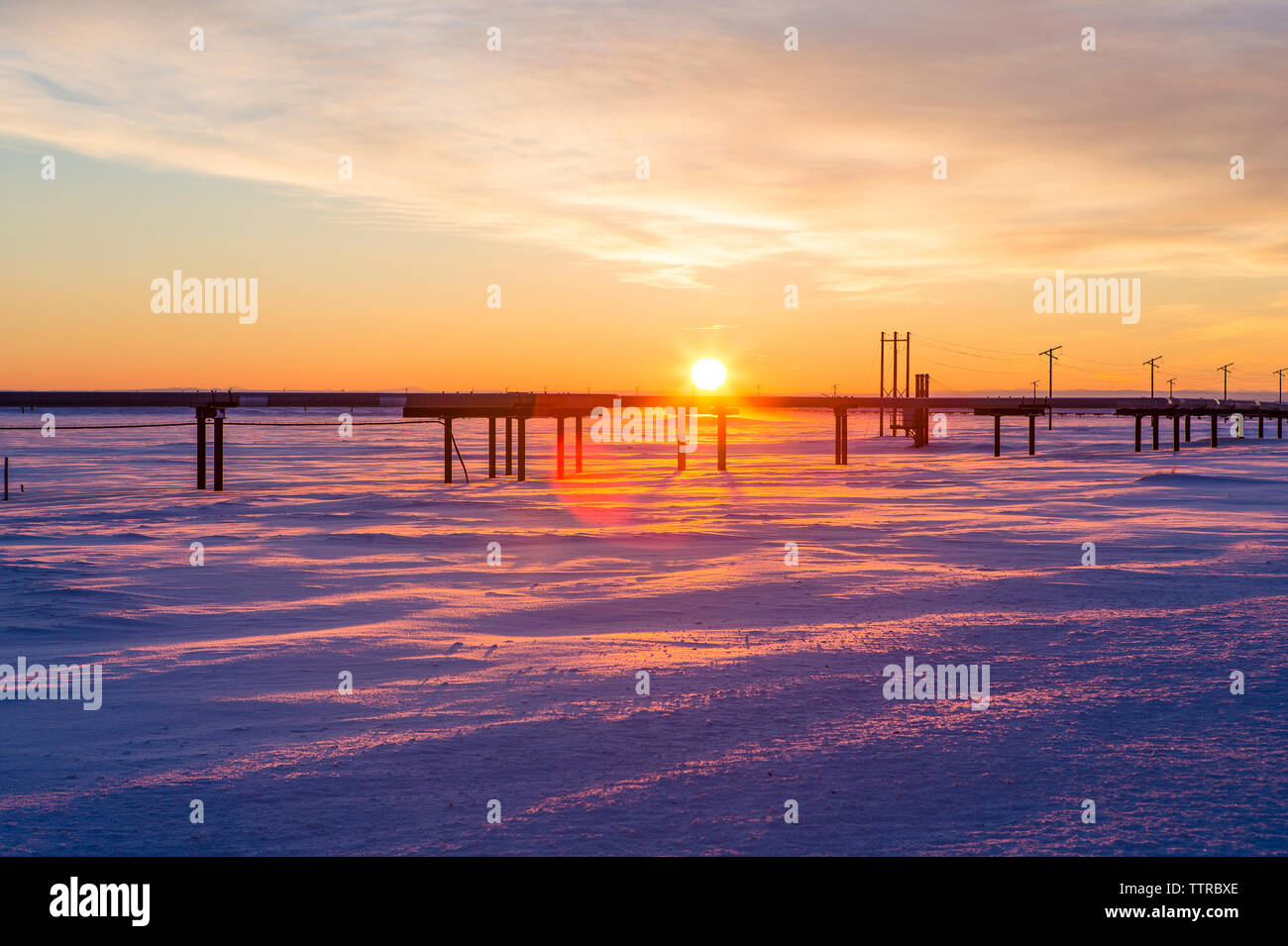 Alaskan pipeline north slope hi-res stock photography and images - Alamy