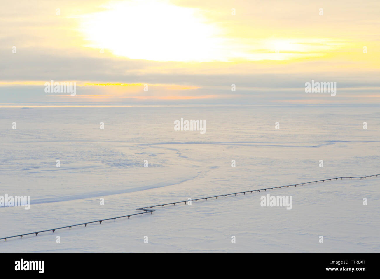 Alaskan pipeline north slope hi-res stock photography and images - Alamy
