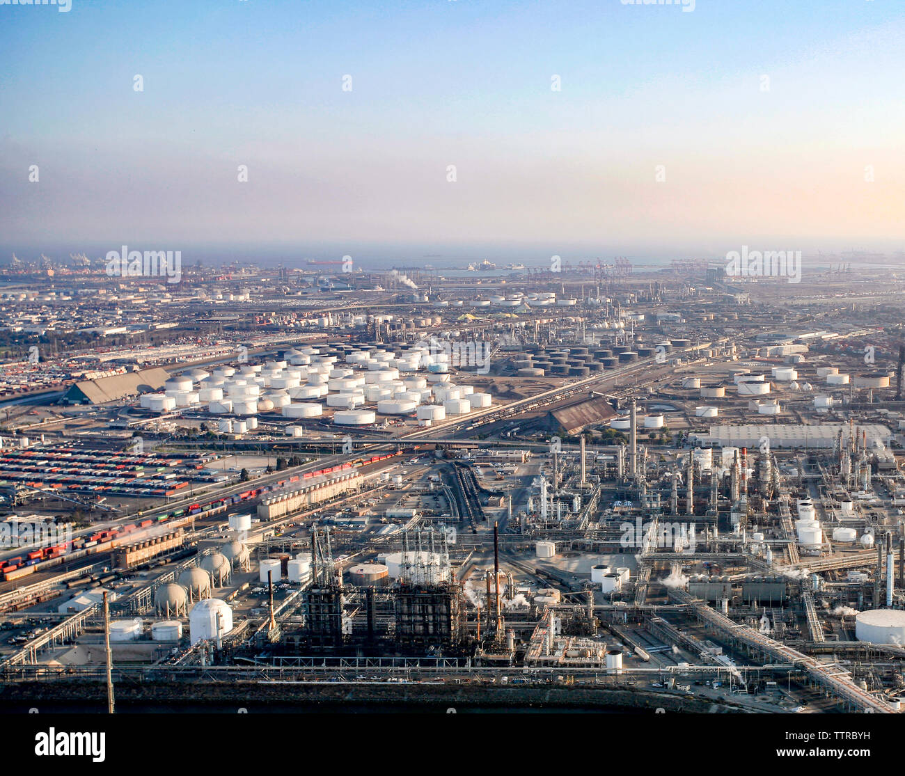 Aerial view natural gas refinery hi-res stock photography and images ...