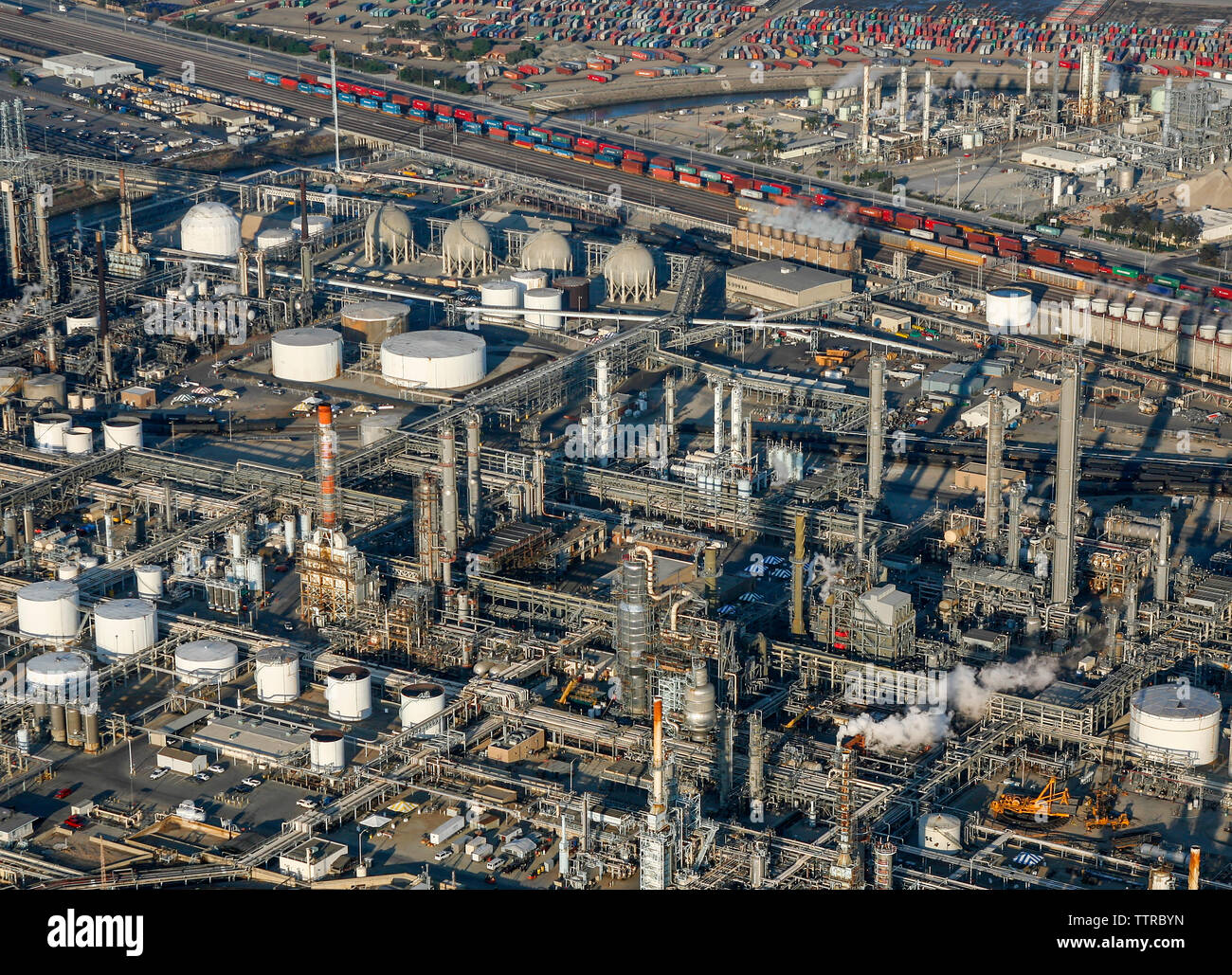 Oil refinery industry hi-res stock photography and images - Alamy