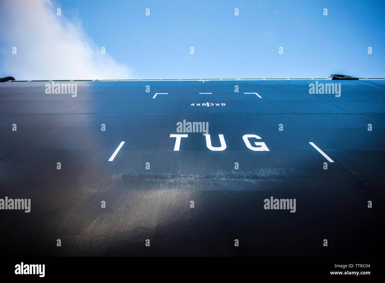 Tug ship hi-res stock photography and images - Alamy