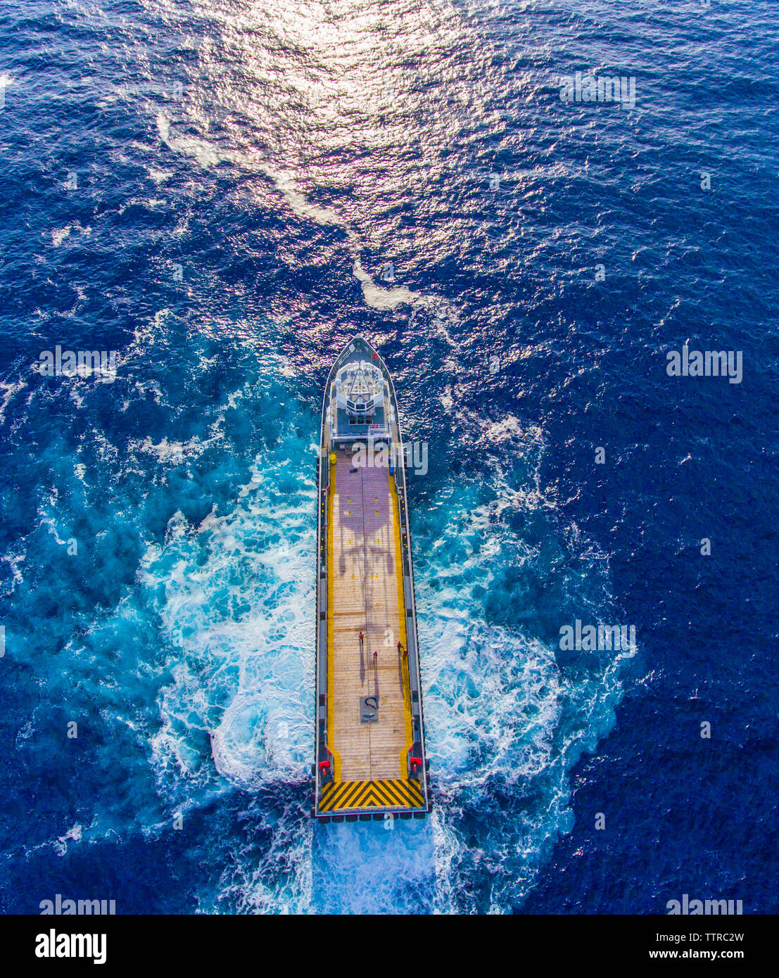 Container ship sea hi-res stock photography and images - Alamy