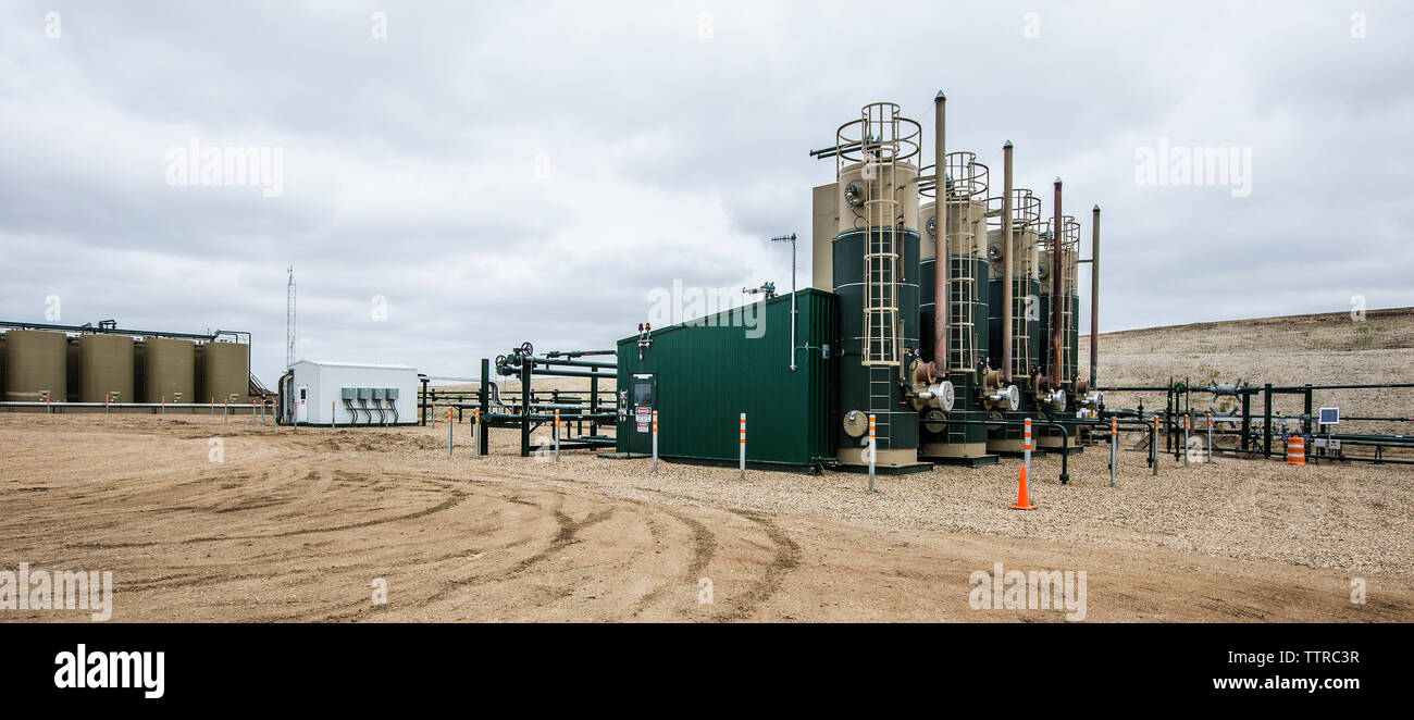 Oil production field hi-res stock photography and images - Alamy