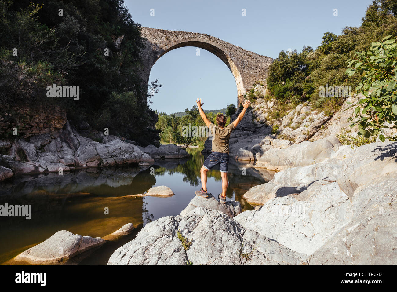 Man and arch hi-res stock photography and images - Alamy