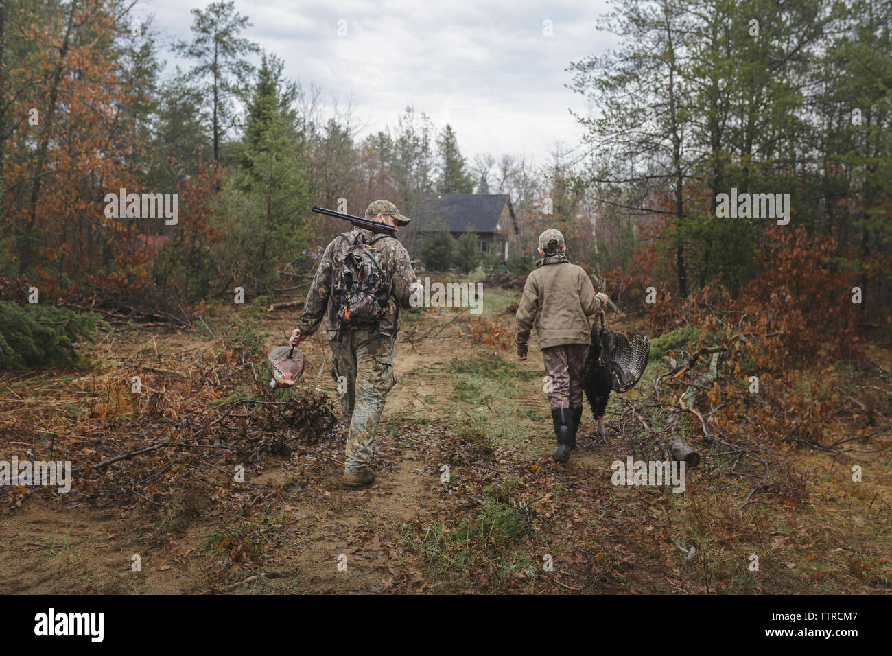 Father and son hunting hi-res stock photography and images - Alamy