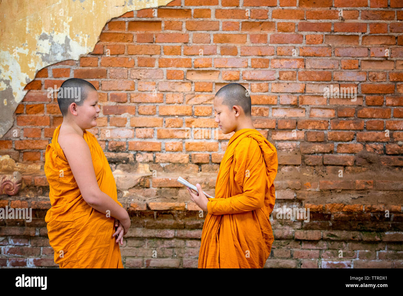 Novice buddhist monks hi-res stock photography and images - Alamy