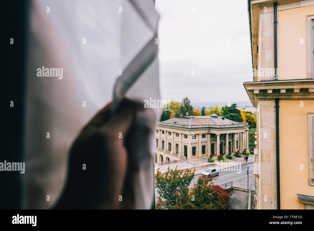 Hand curtain hi-res stock photography and images - Alamy
