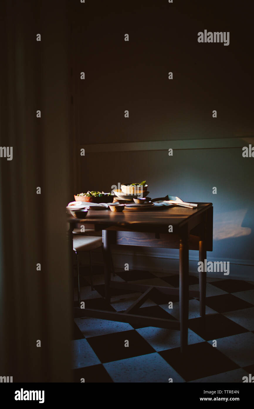 Crockery on dining table hi-res stock photography and images - Alamy