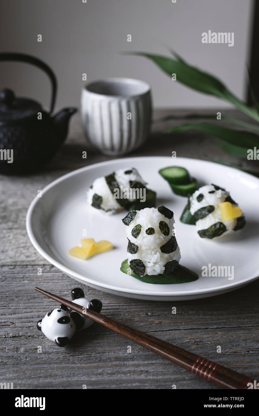 Onigiri hi-res stock photography and images - Alamy