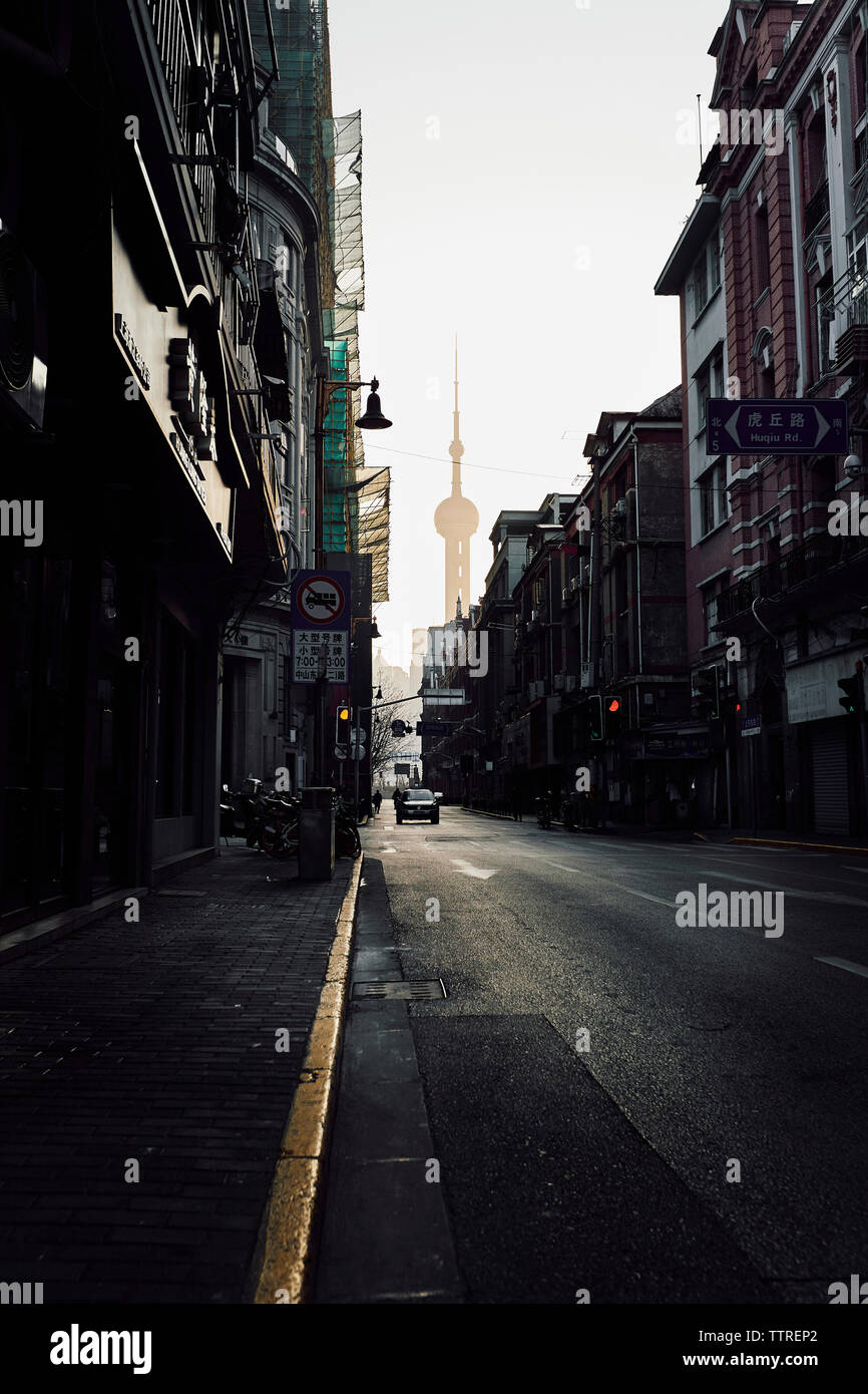 Tall buildings perspective hi-res stock photography and images - Alamy