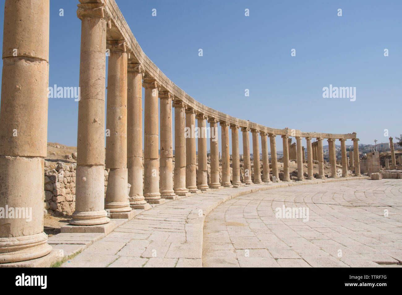 Clear sky columns hi-res stock photography and images - Alamy