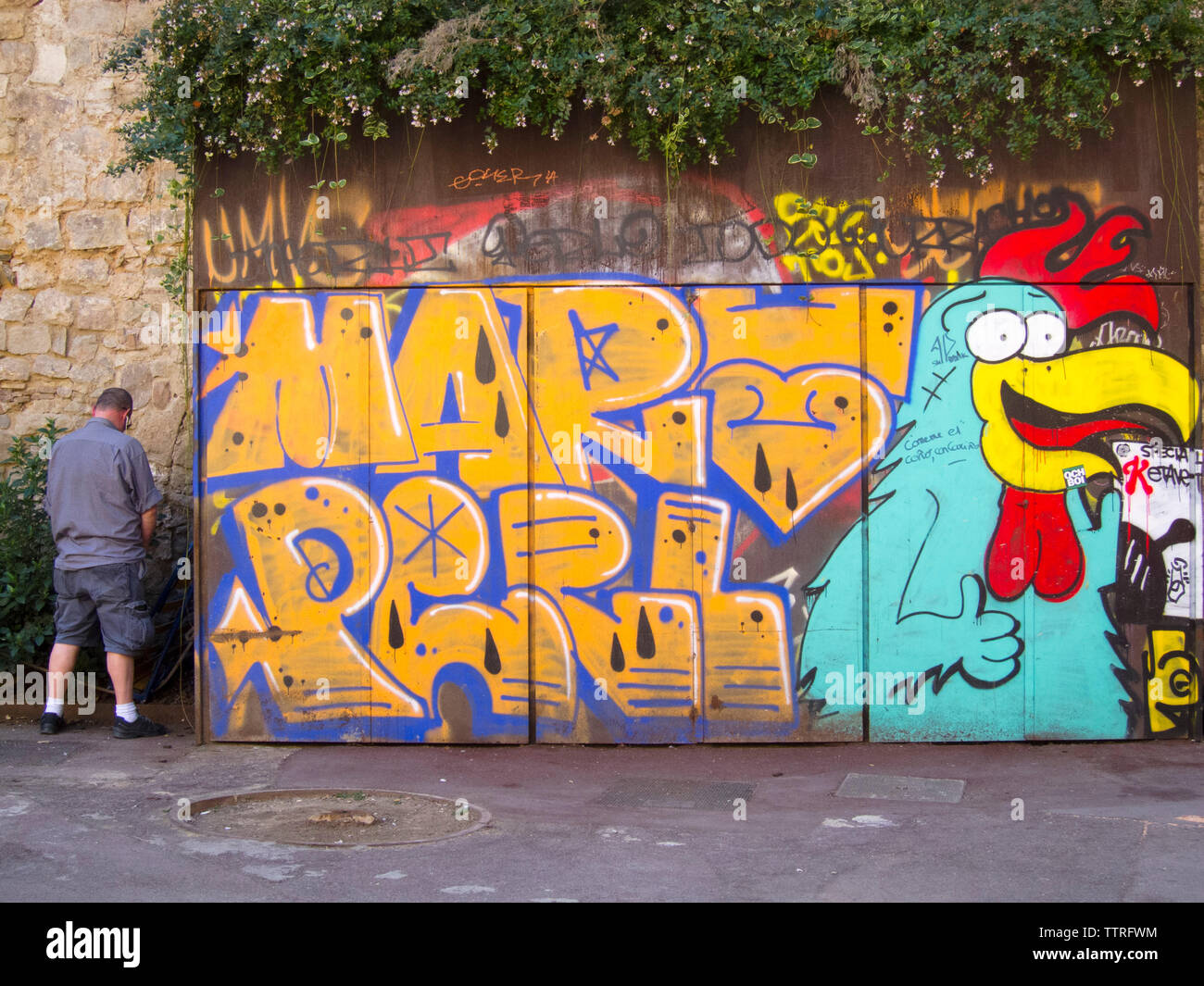 Relieving himself hi-res stock photography and images - Alamy