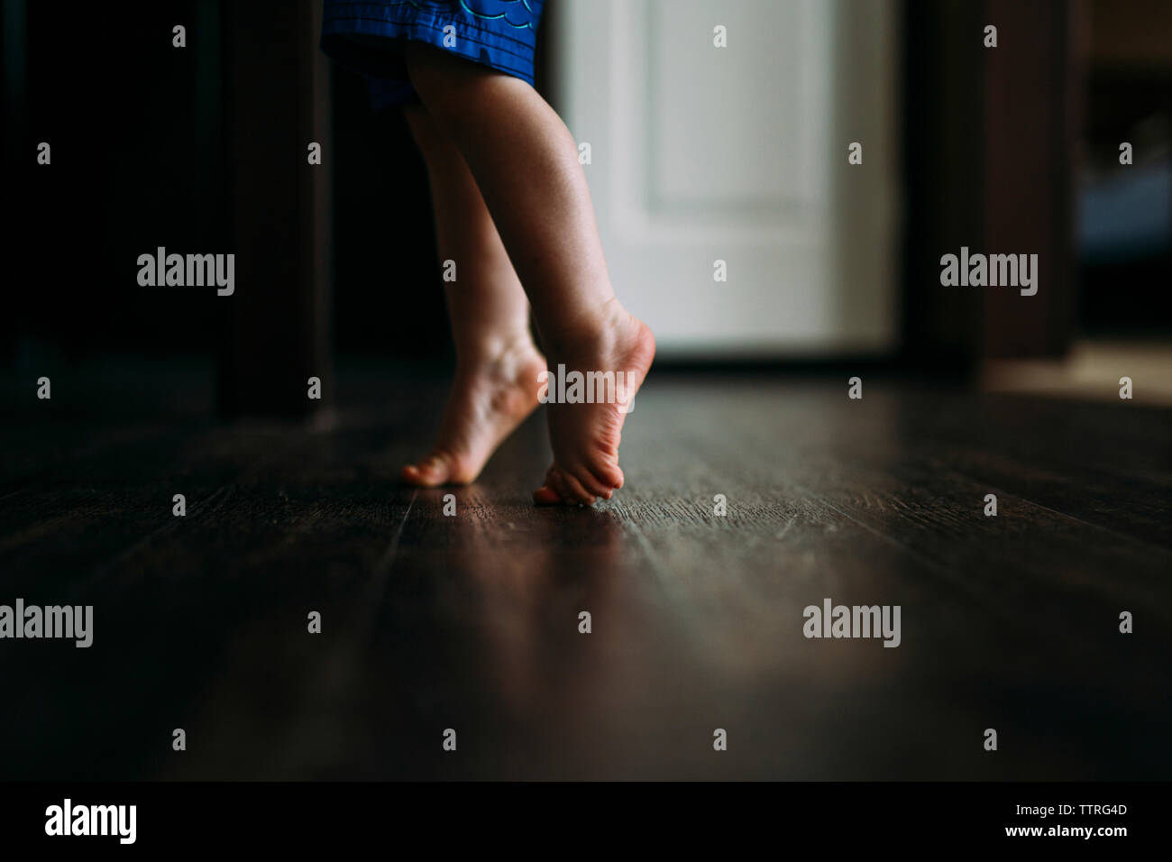 Barefeet boy hi-res stock photography and images - Alamy