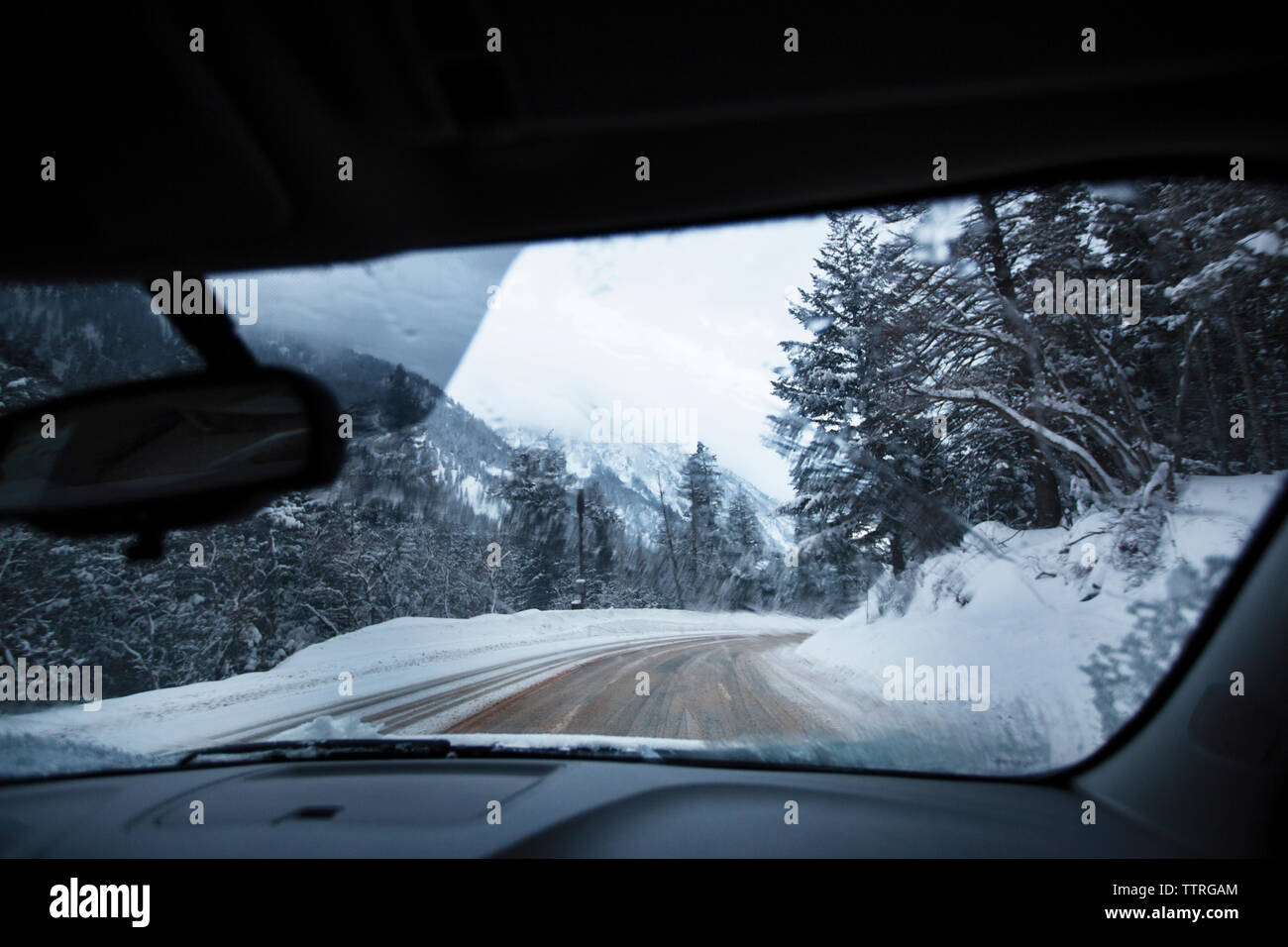 View through windshield glass hi-res stock photography and images - Alamy