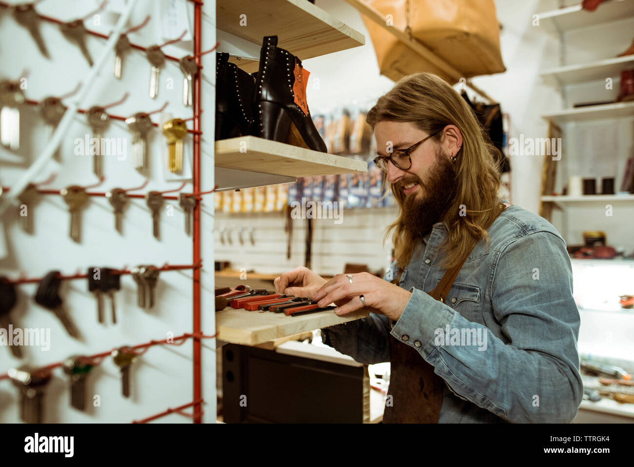 Shoe making tools hi-res stock photography and images - Alamy