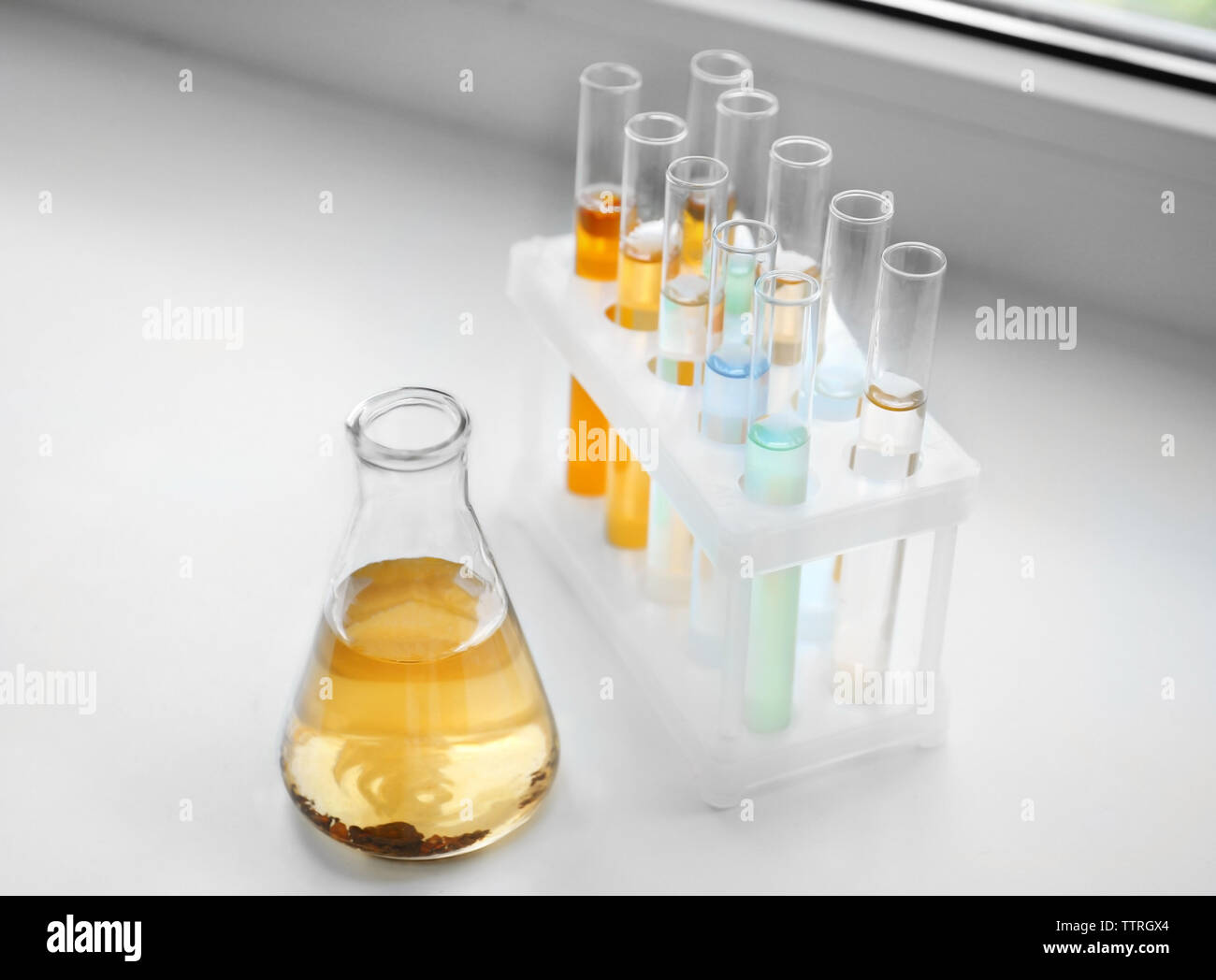 Testing dirty water in a laboratory Stock Photo - Alamy
