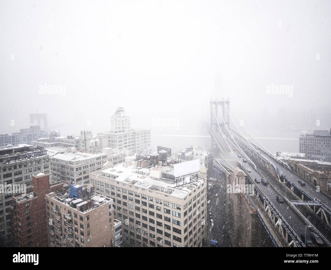 Snowfall at bridge hi-res stock photography and images - Alamy