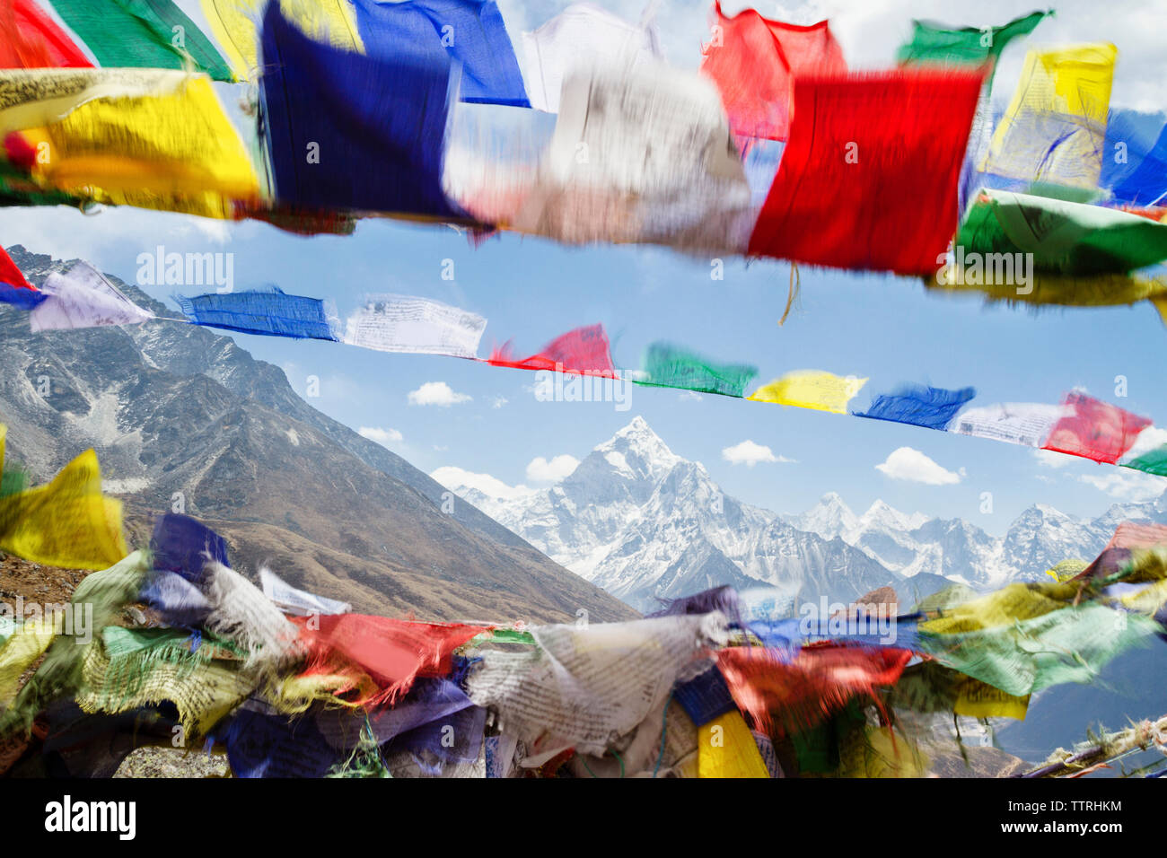Prayer flags hanging on Mt. Everest Stock Photo - Alamy
