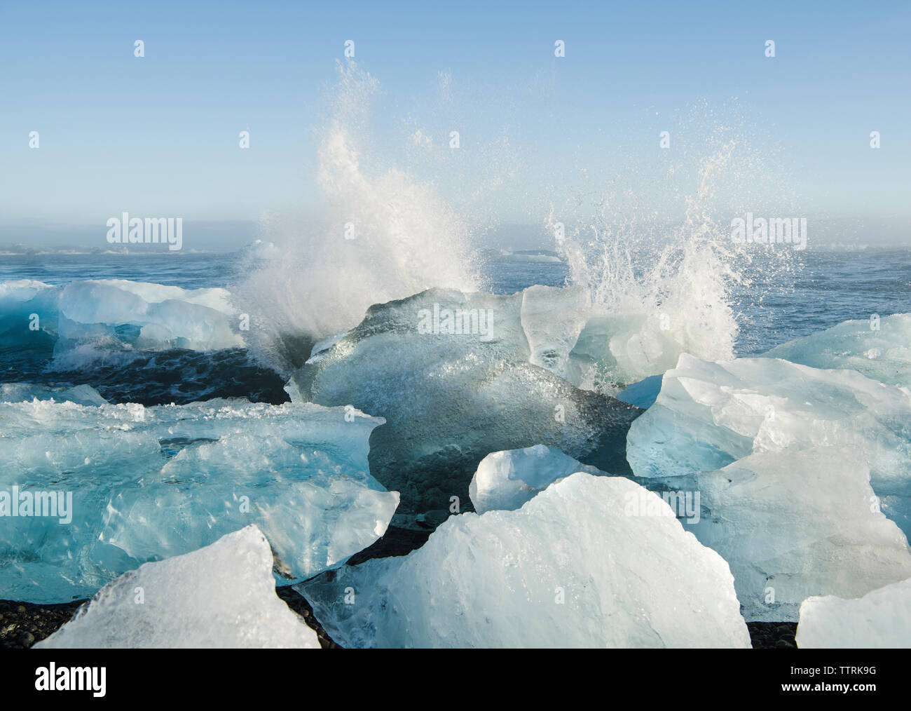 Ice splashing water hi-res stock photography and images - Alamy