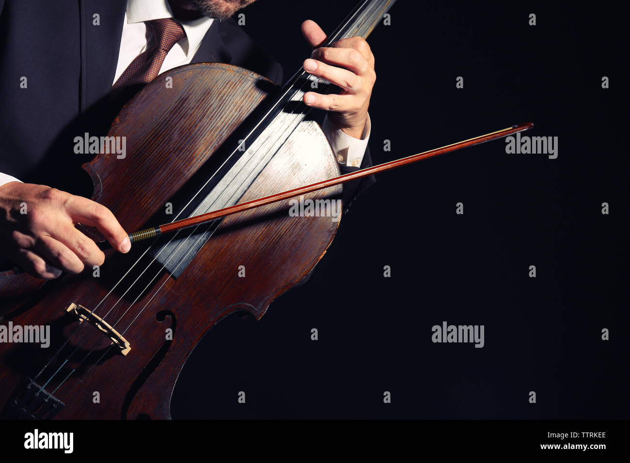 Man playing cello hi-res stock photography and images - Alamy