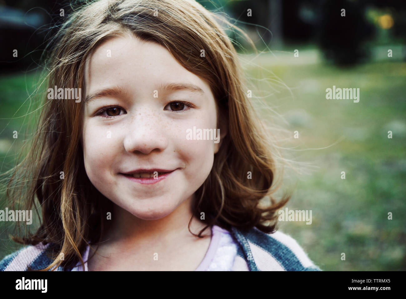 Smiling activity hi-res stock photography and images - Alamy
