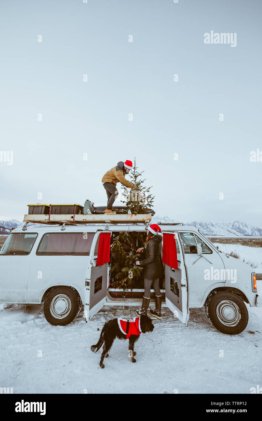 White hats decorated hi-res stock photography and images - Alamy