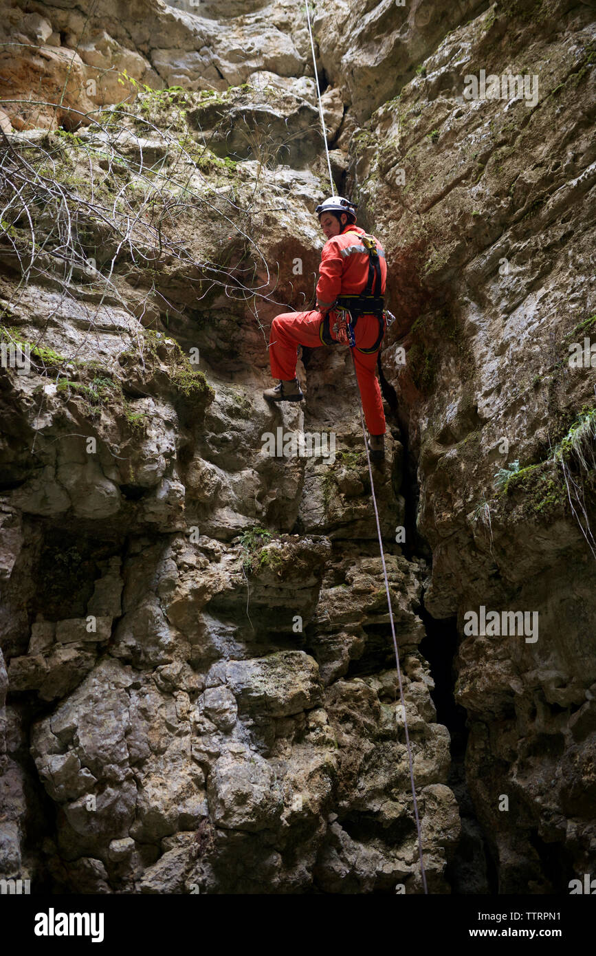Caving hi-res stock photography and images - Alamy