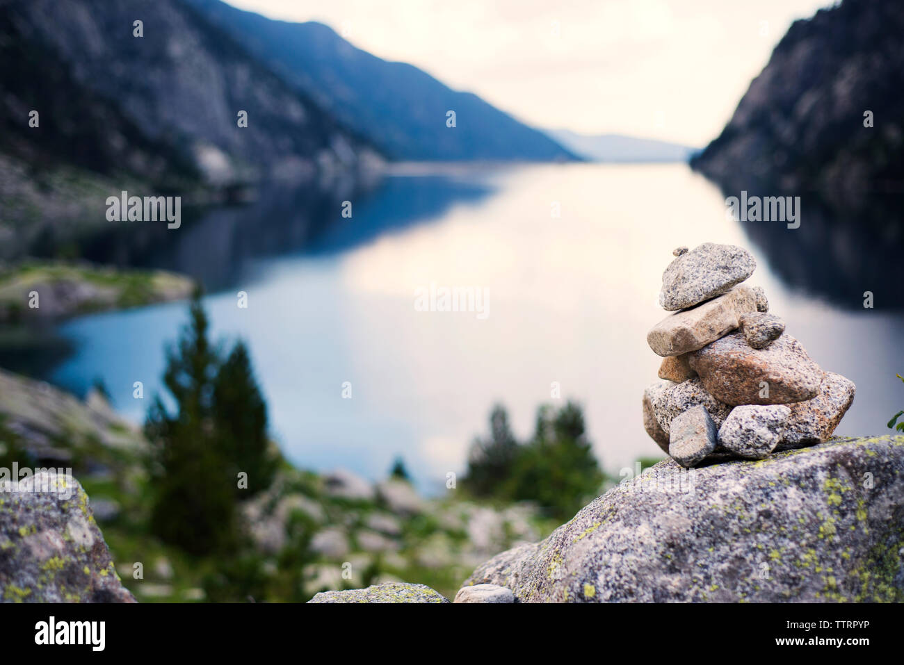 Stones lake hi-res stock photography and images - Alamy