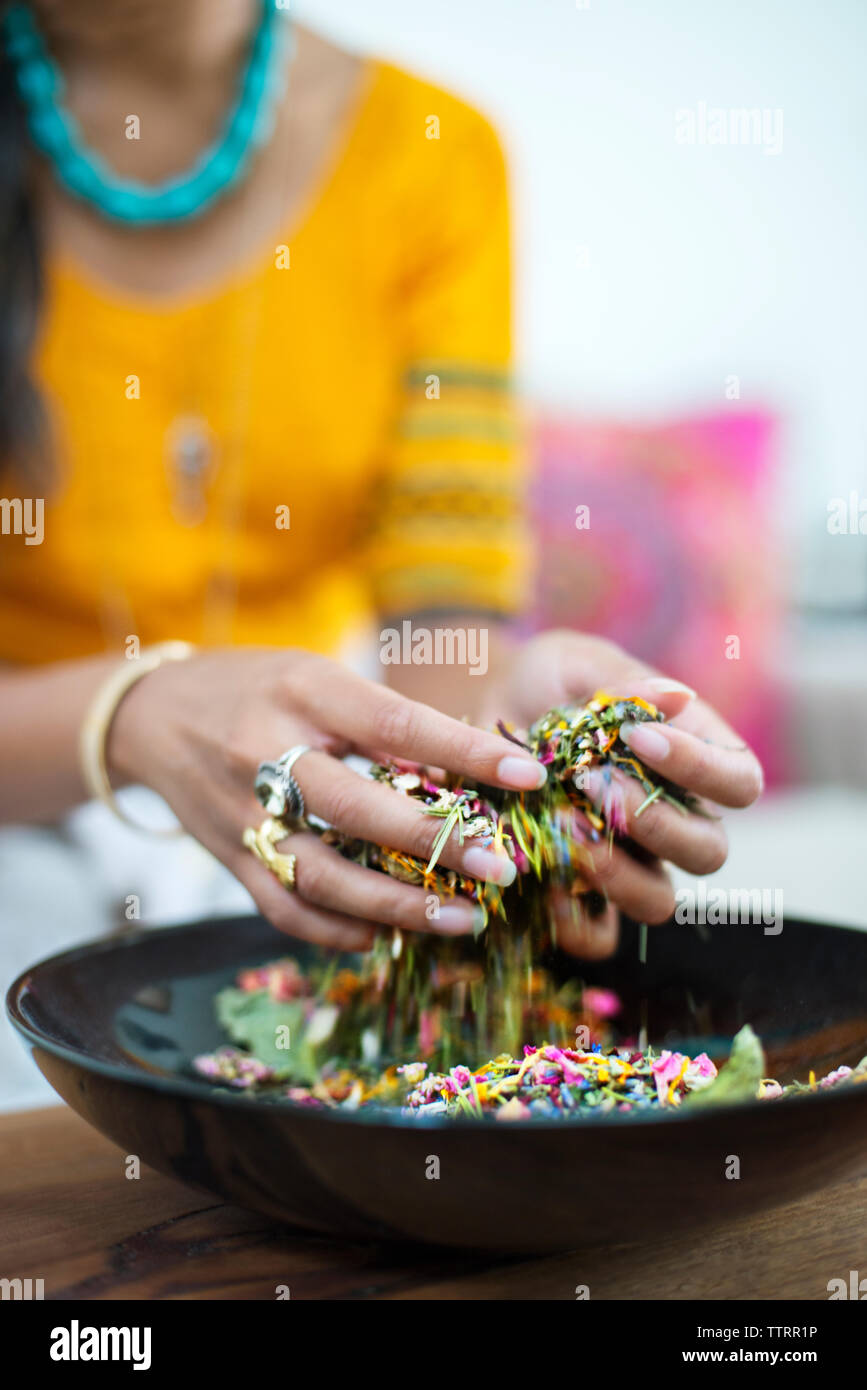 Mixing dry ingredients hi-res stock photography and images - Alamy