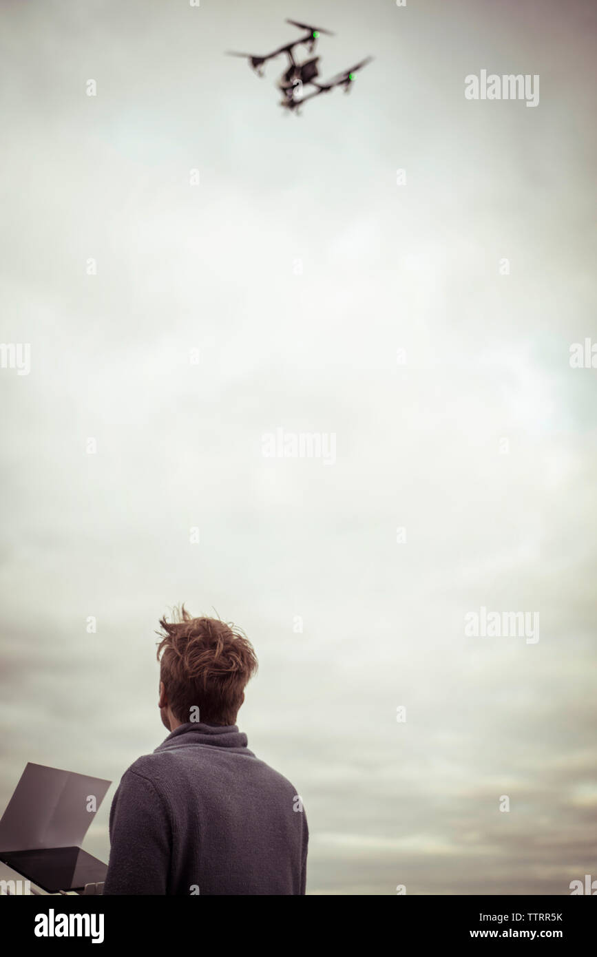 Drone looking at paper hi-res stock photography and images - Alamy