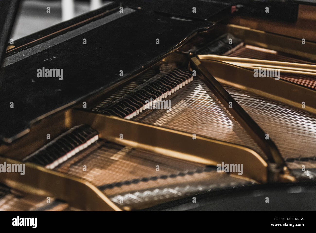 The interior of a classical piano Stock Photo - Alamy