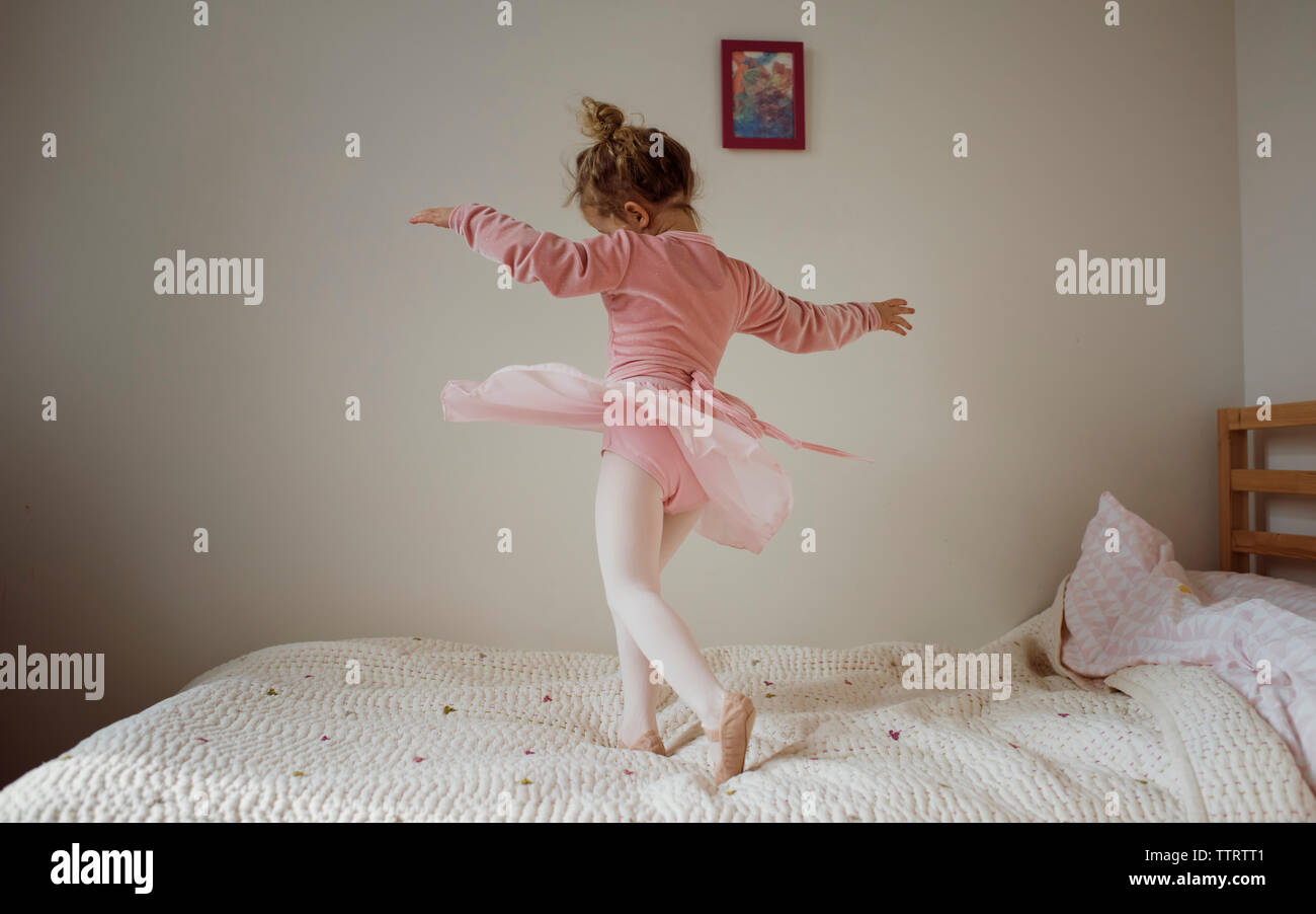 Girl in ballet costume hi-res stock photography and images - Alamy
