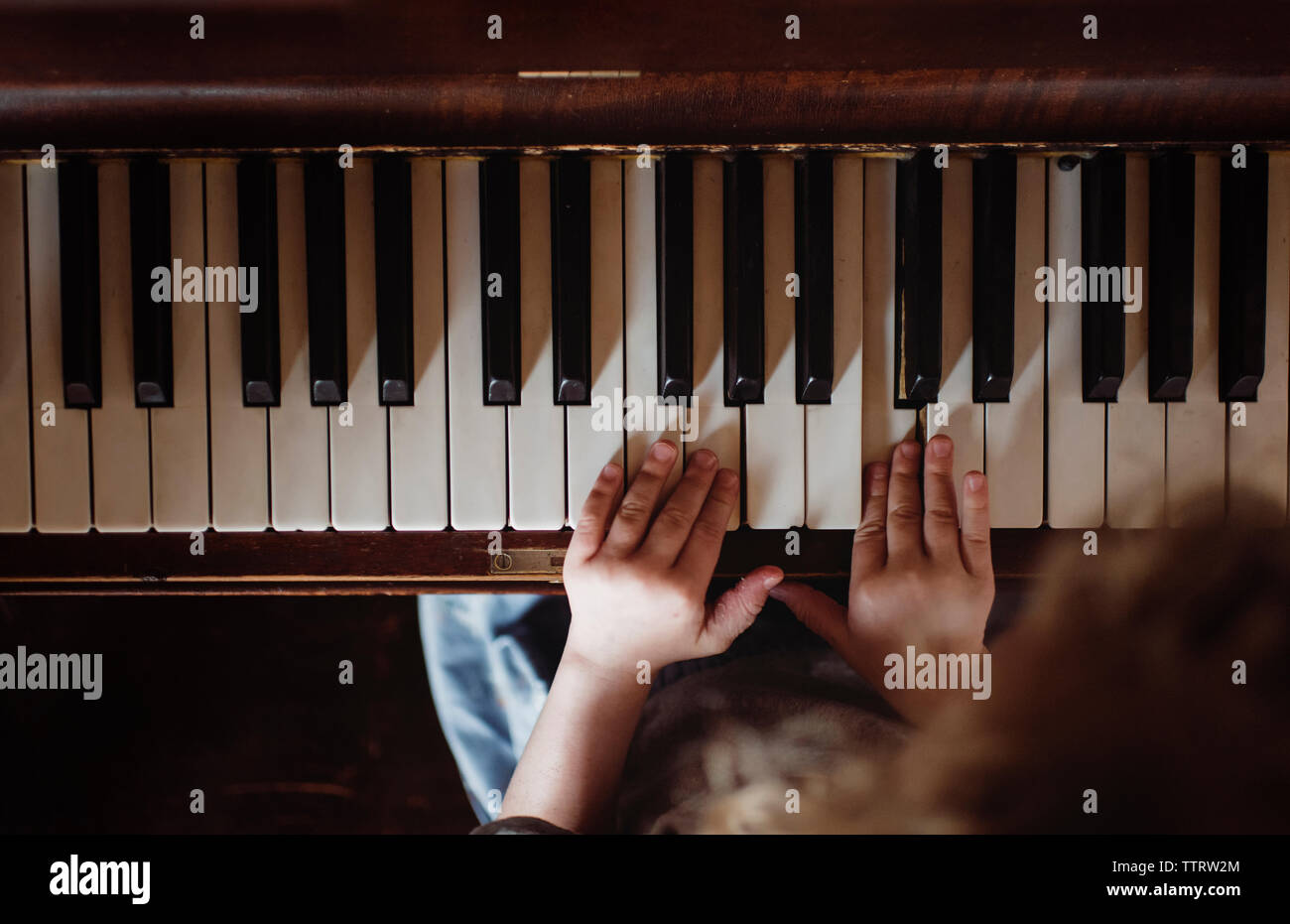 Keyboard musical angle hi-res stock photography and images - Alamy