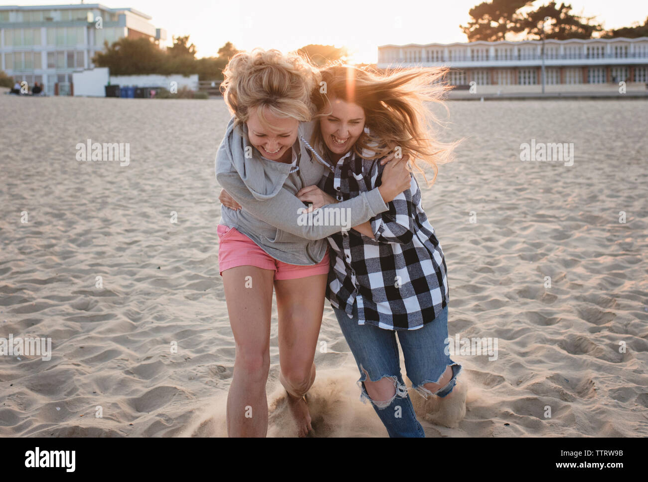 Arm around friend hi-res stock photography and images - Alamy
