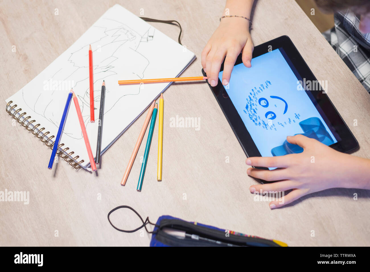 Computer drawing and screen hi-res stock photography and images - Alamy