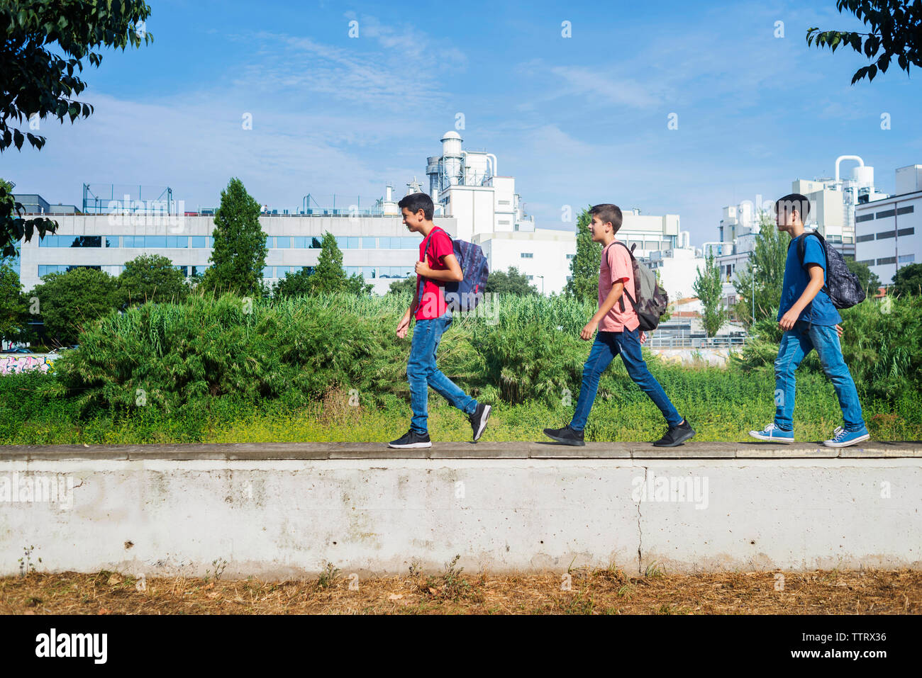 Child walking side view hi-res stock photography and images - Alamy