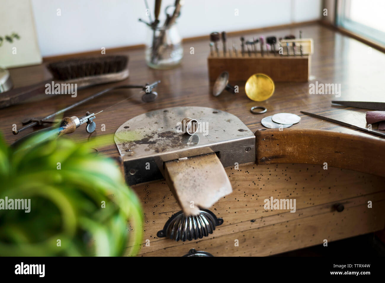 Ring work hi-res stock photography and images - Alamy