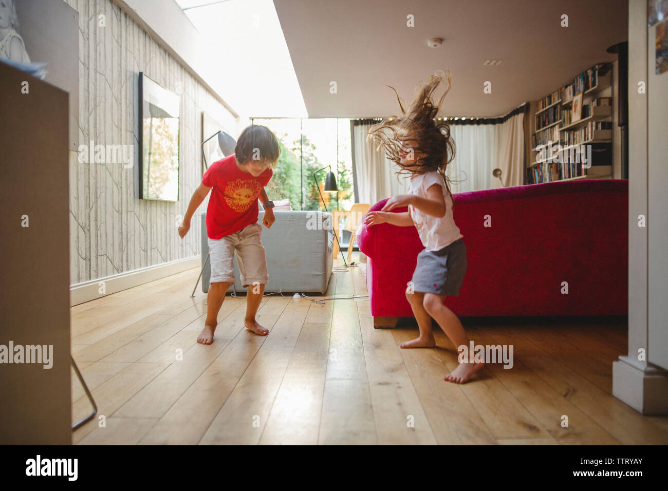 10 years old girl dancing hi-res stock photography and images - Alamy