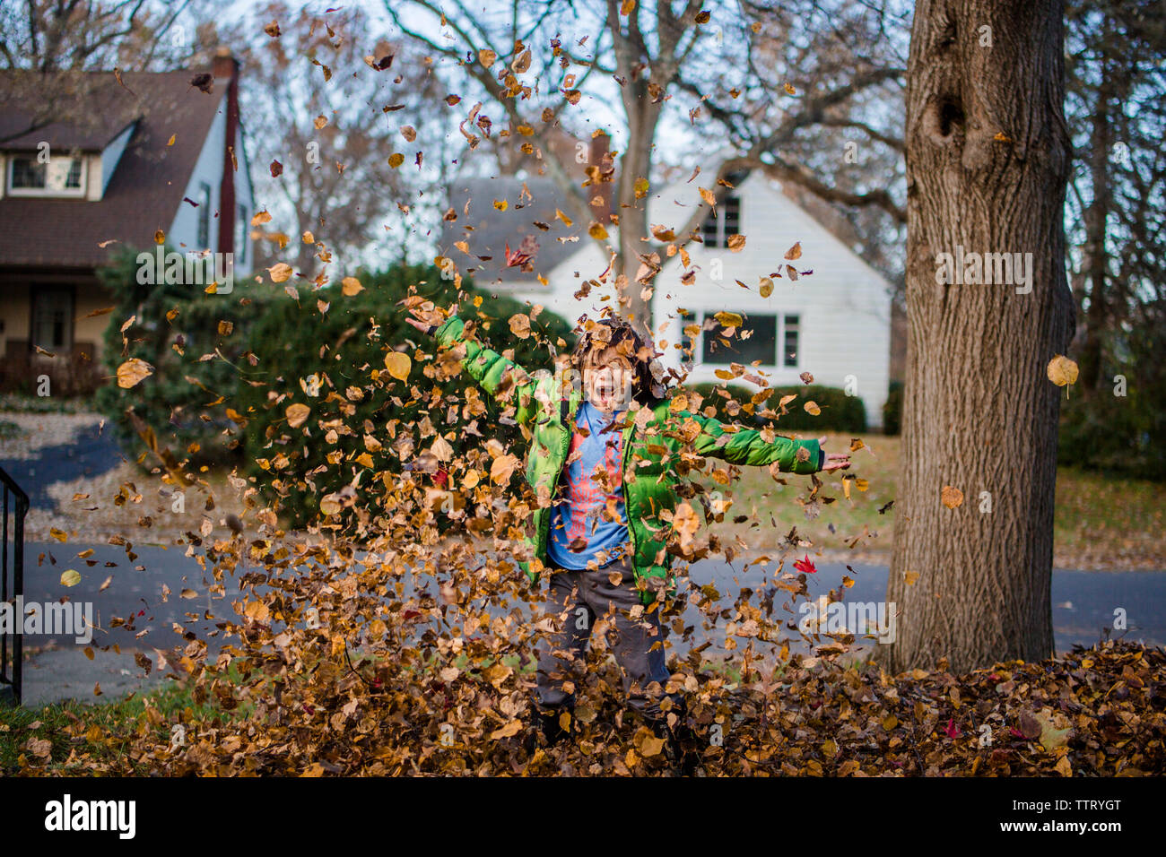 Boy child arms wide open hi-res stock photography and images - Alamy