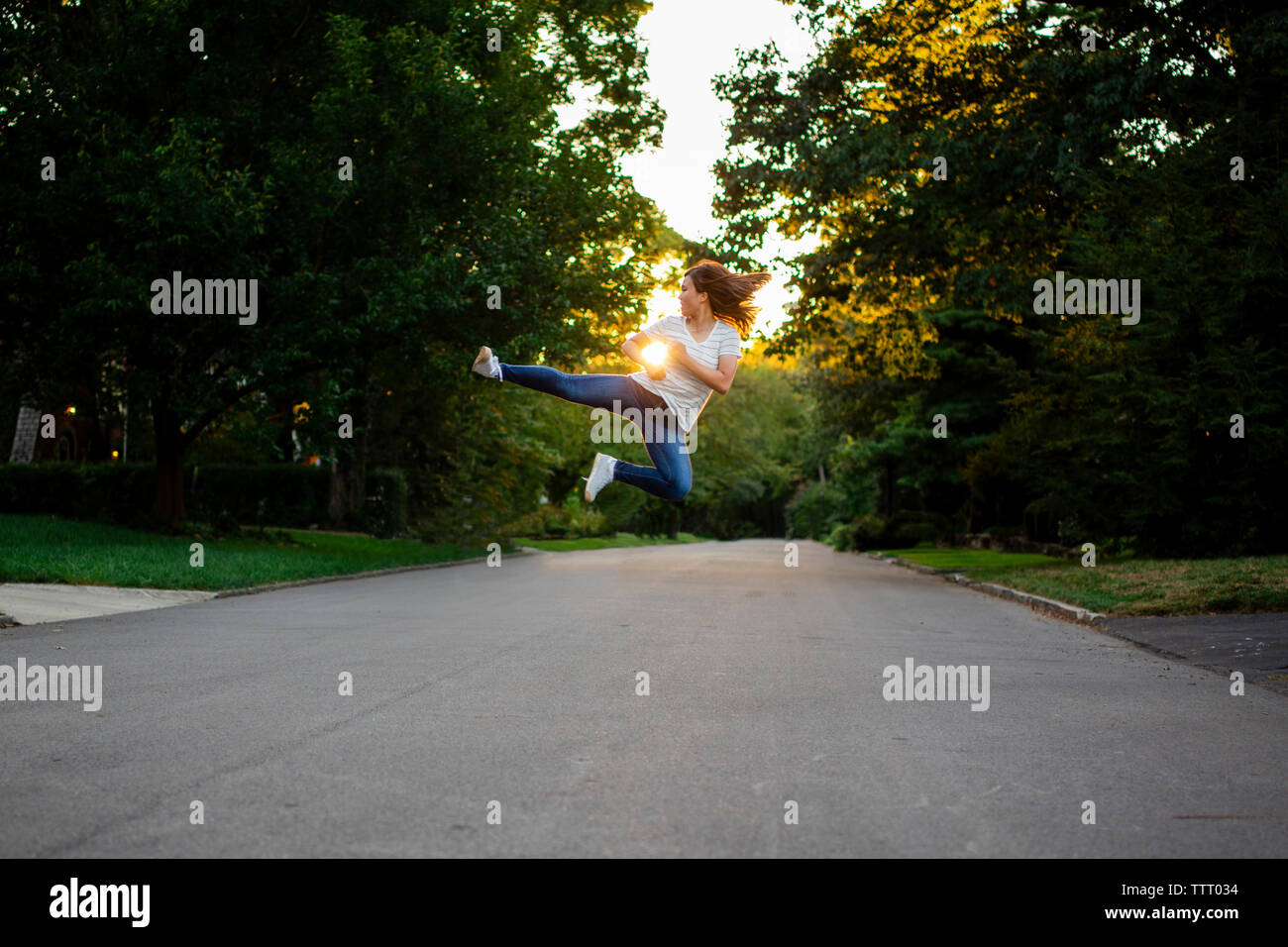 Karate woman kick hi-res stock photography and images - Alamy