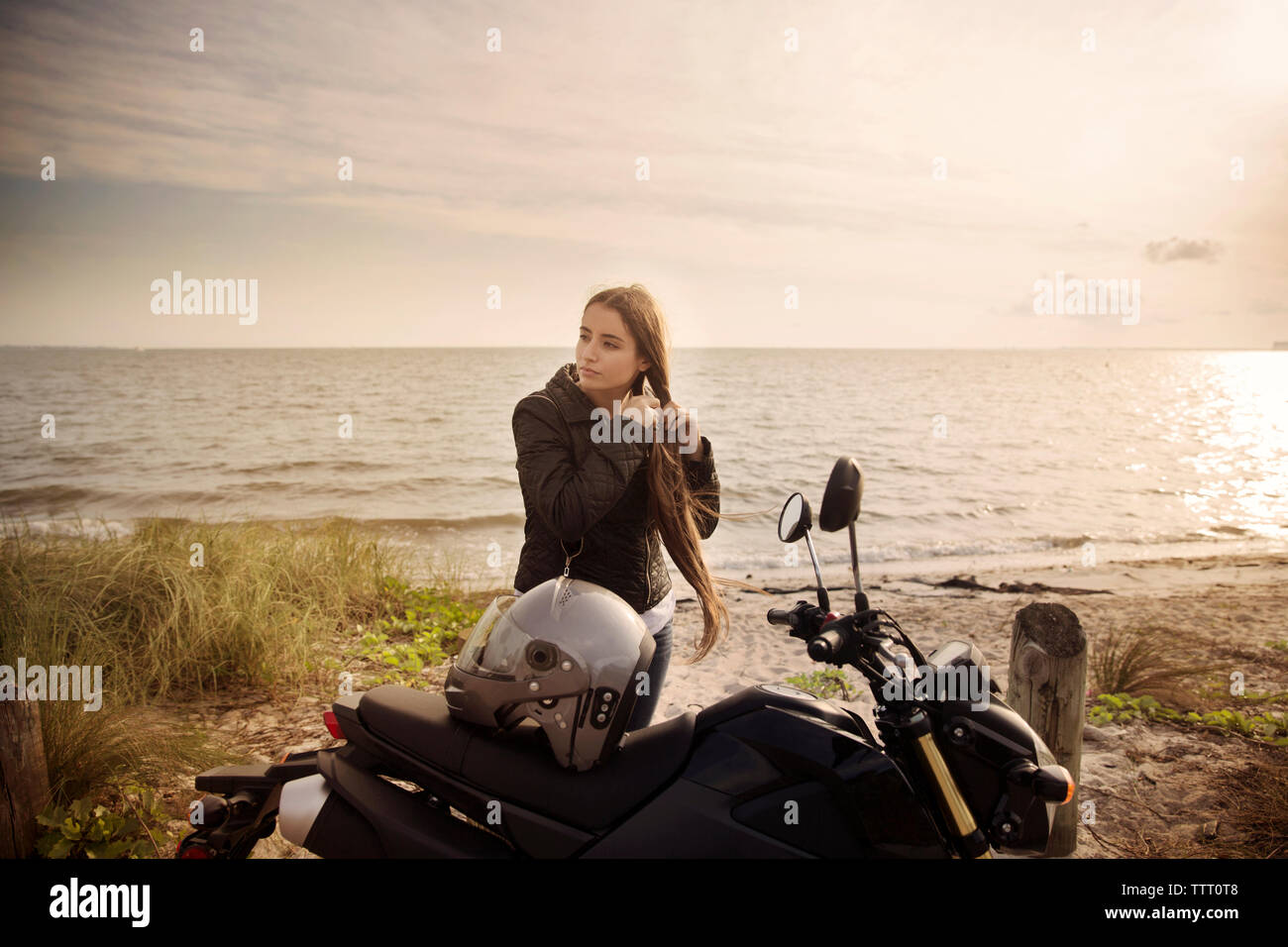 Motorcycle on beach hi-res stock photography and images - Alamy