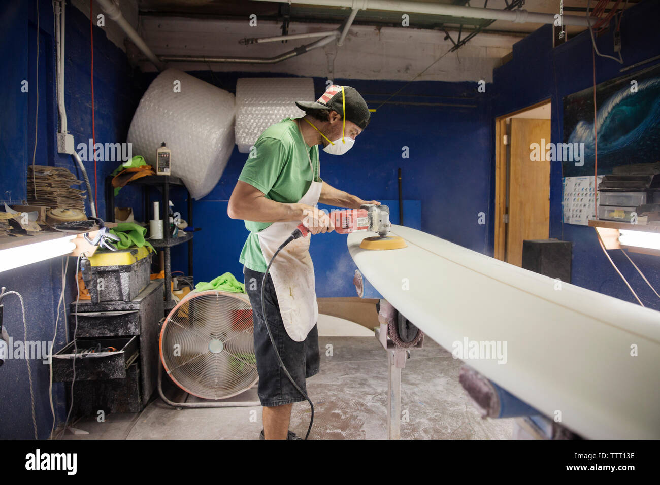 Using a sander hi-res stock photography and images - Alamy