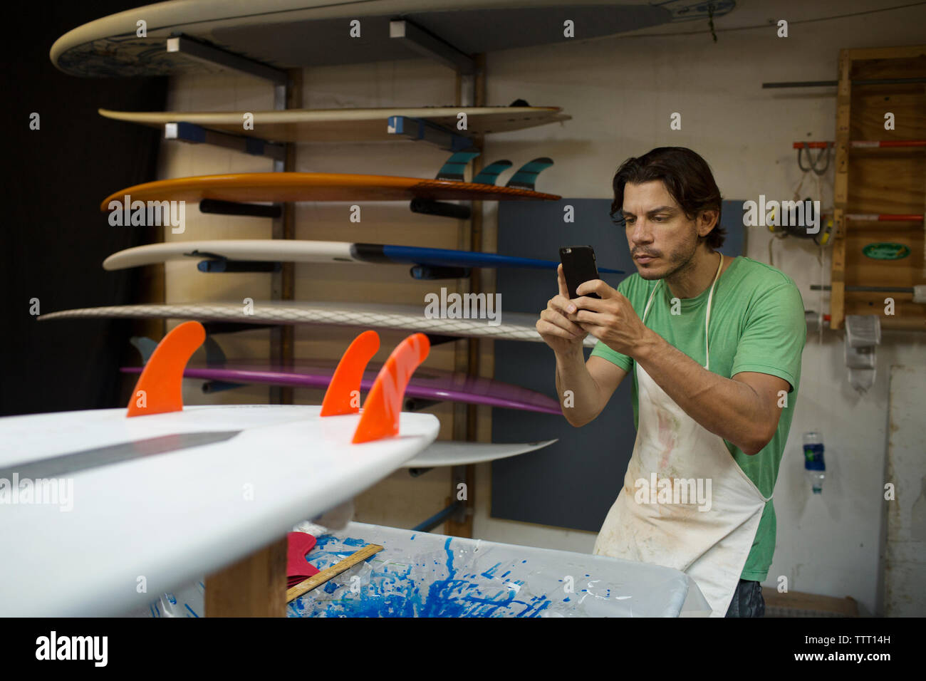 Male technology worker hi-res stock photography and images - Alamy