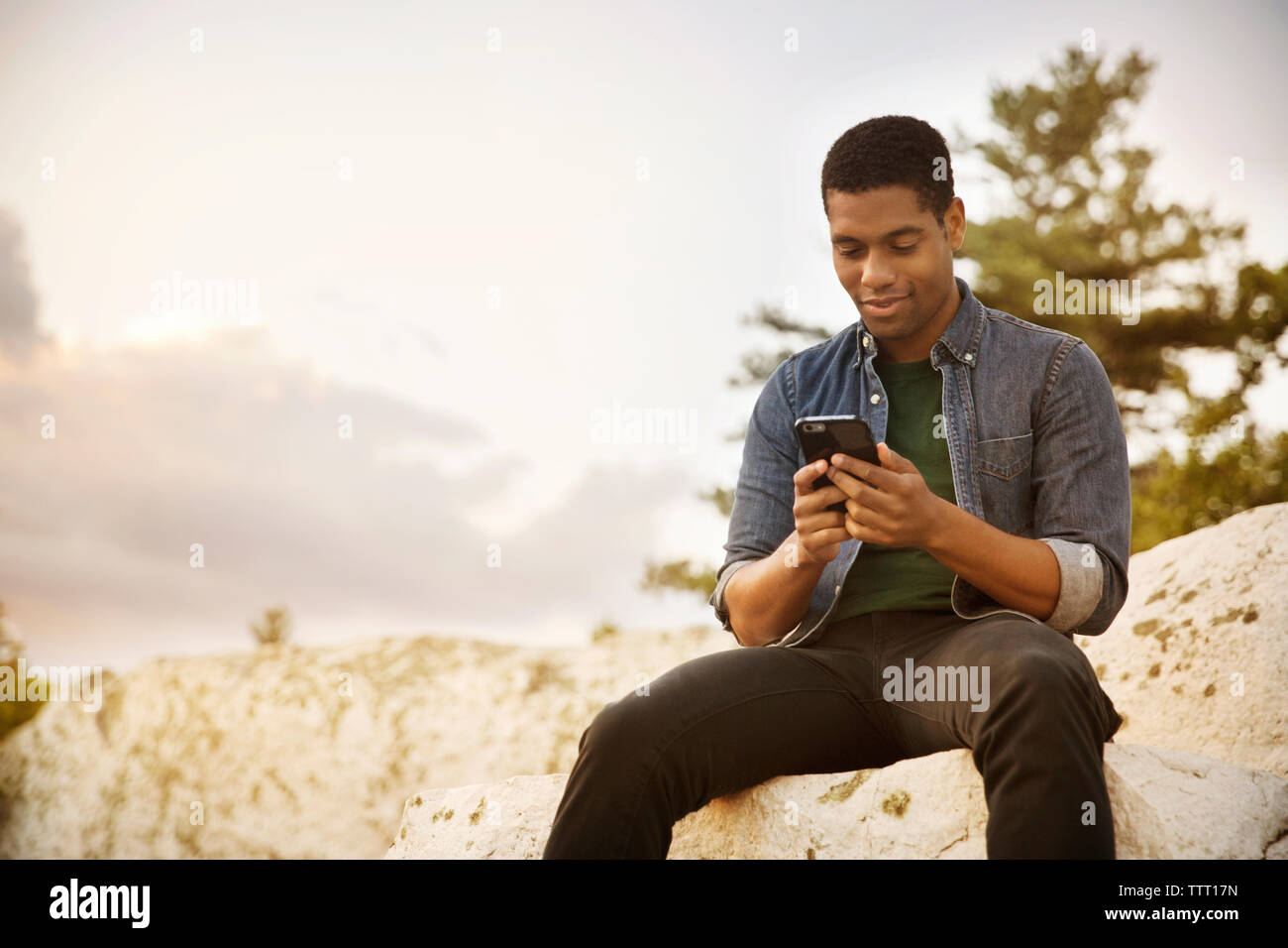 Mobile activity hi-res stock photography and images - Alamy